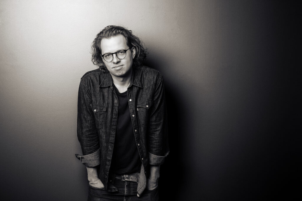 Peter Pasyk | (Re)casting Shakespeare in Canada
